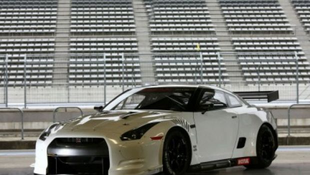 Nissan GT-R: debutta la versione per il campionato FIA GT1 - Autoblog