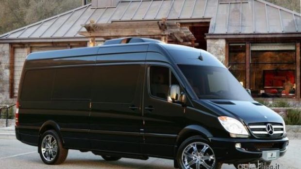 Mercedes Sprinter: Lexani Motorcars lo trasforma in furgone di lusso ...