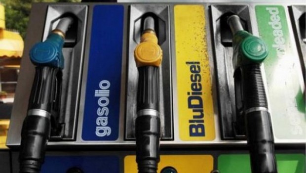 Prezzi benzina: la media a Roma è 1,579 euro al litro - Autoblog