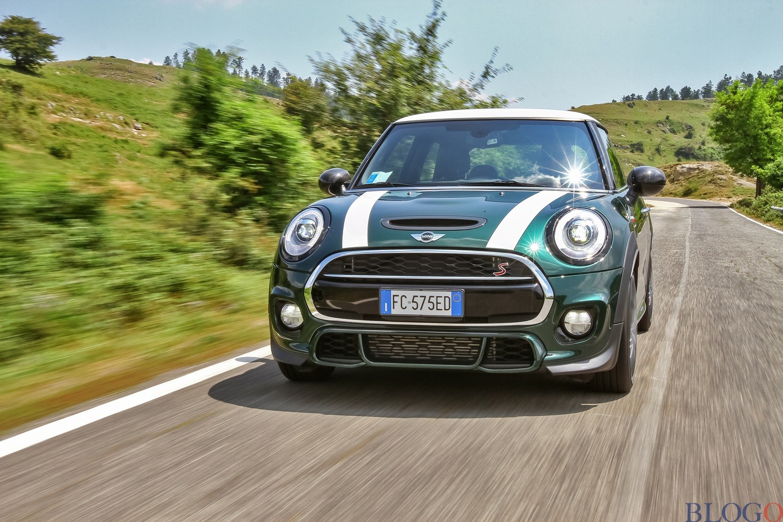 MINI Cooper S con accessori John Cooper Works PRO: tutta un'altra MINI ...