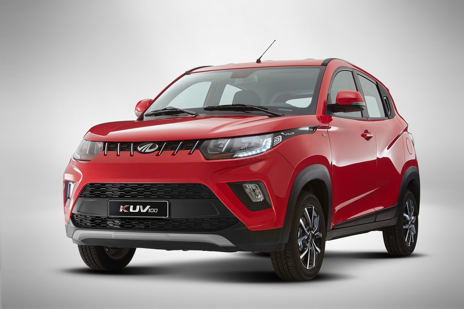 Mahindra KUV100 NXT: la nuova gamma della piccola crossover indiana