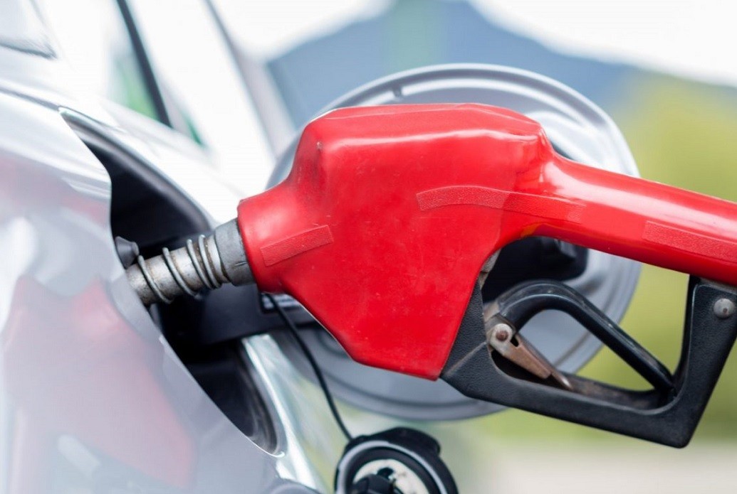 Addio benzina rossa: la Super diventa roba da museo - Autoblog