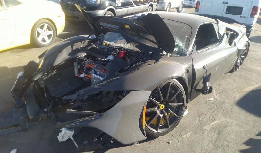 Ferrari SF90 Stradale distrutta a pochi chilometri dalla consegna ...