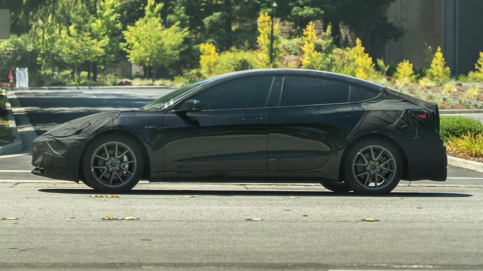 Tesla Model 3 Restyling: debutto sempre più vicino [FOTO SPIA] - Autoblog