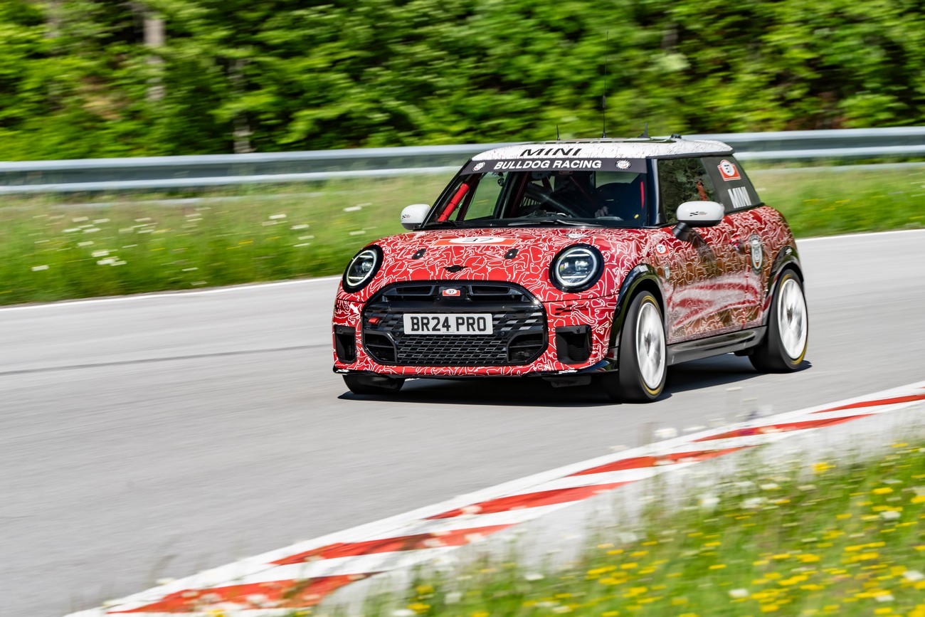 Nuova MINI John Cooper Works alla 24 Ore del Nurburgring, poi l ...