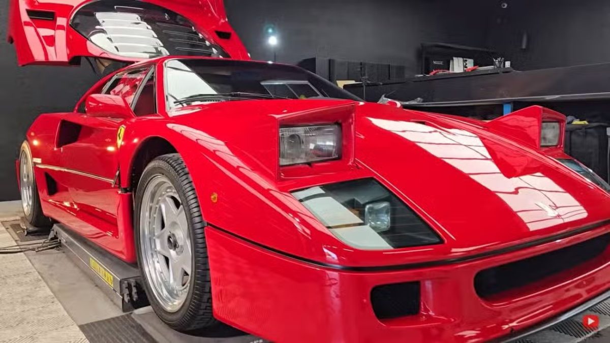 Ferrari F40 di Nigel Mansell, la leggenda torna a risplendere