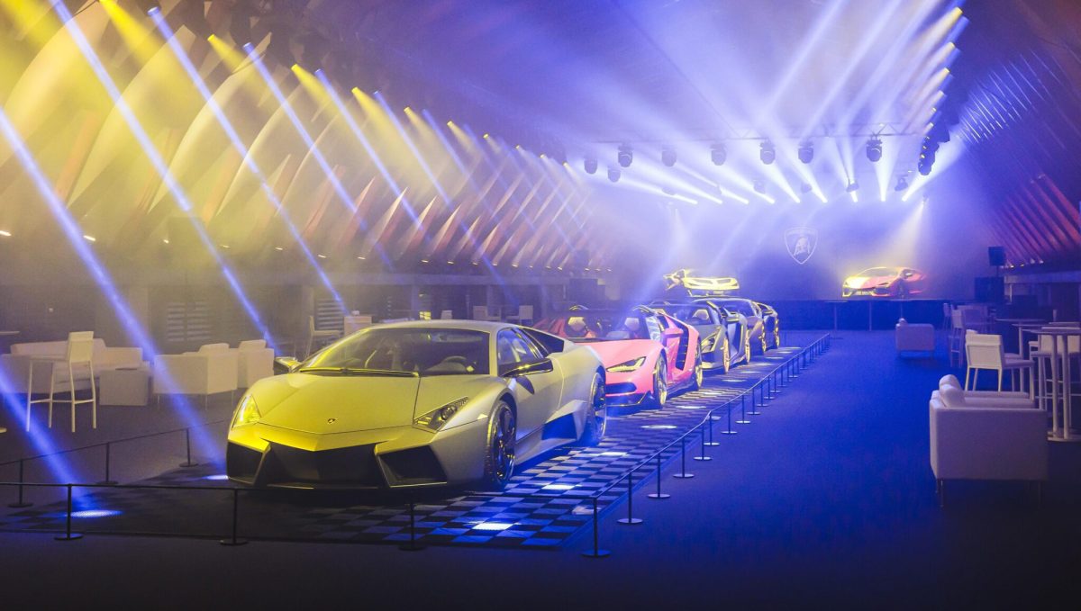 Lamborghini, Fenomeno e Revuelto Ad Personam illuminano Tokyo