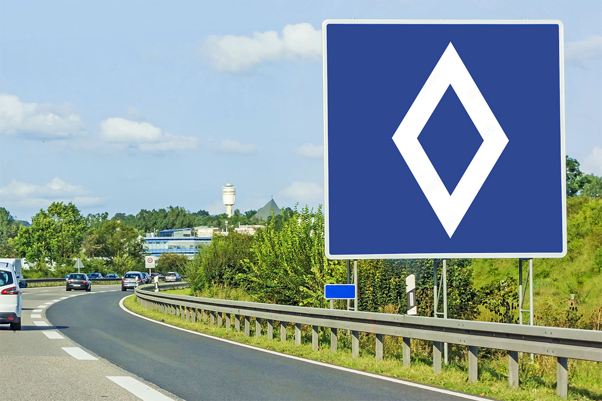 Un nuovo cartello si affaccia sulle strade: qual è il suo significato