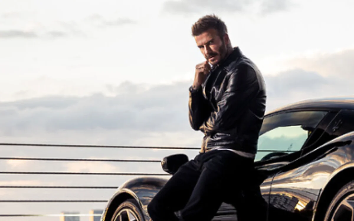 Multato David Beckham con la Rolls Royce Cullinan a Bond Street