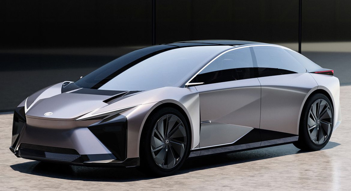 Il ritorno della Lexus IS, la nuova è attesa per il 2027