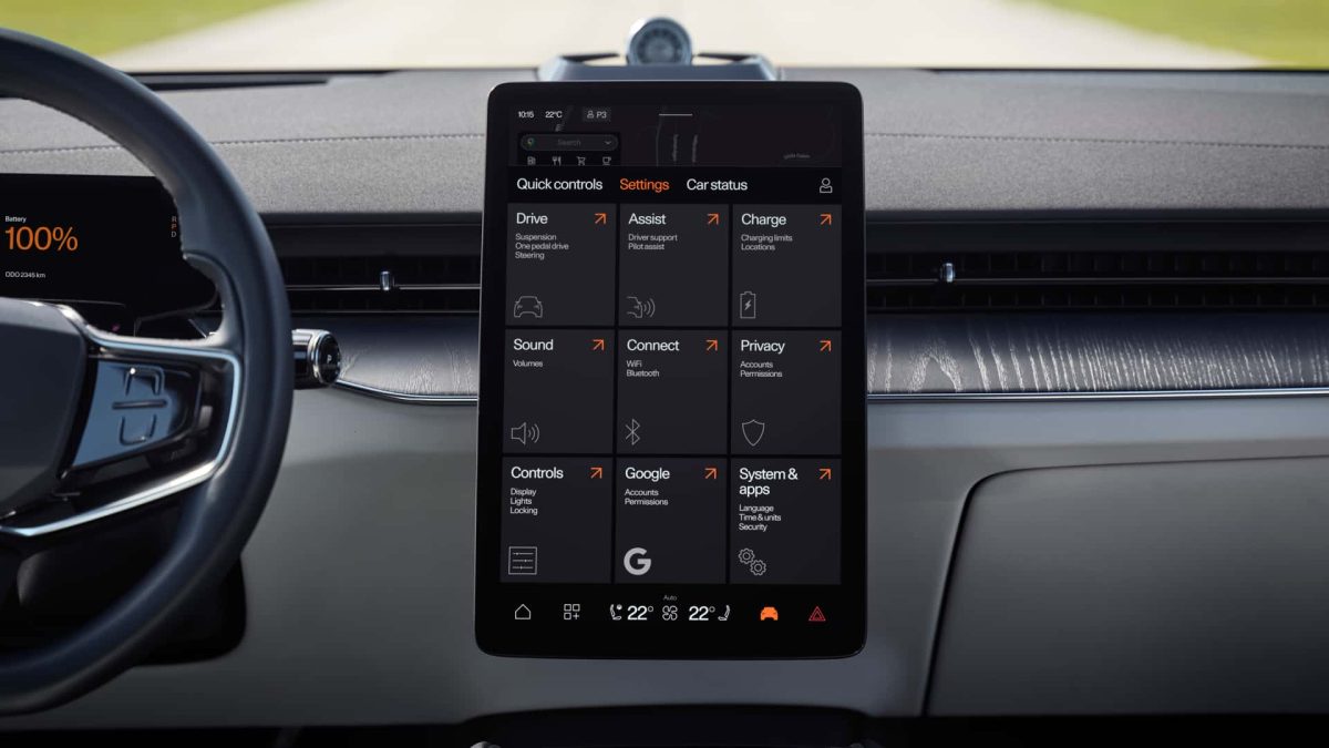 Addio tutto touchscreen, Polestar riporta i comandi fisici a bordo