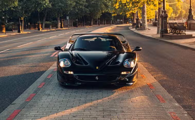 Ferrari F50 nera all’asta: uno degli esemplari più rari può superare i ...