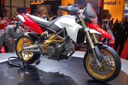 Aprilia SM 750 Dorsoduro - Motoblog