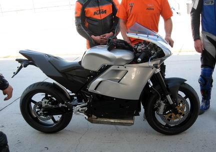 Scoop KTM RC4: la Supermono austriaca! - Motoblog