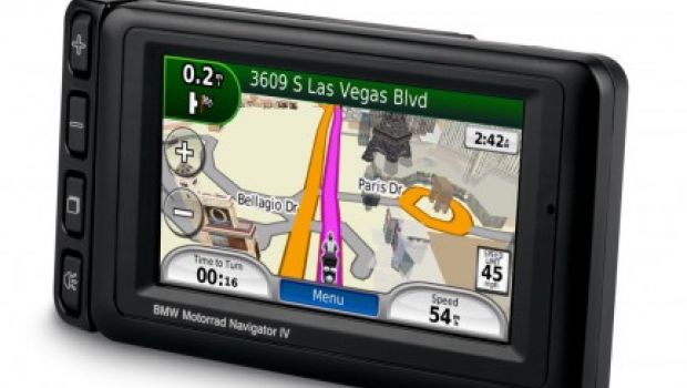 BMW Motorrad Navigator IV - sistema di navigazione più veloce e più ...