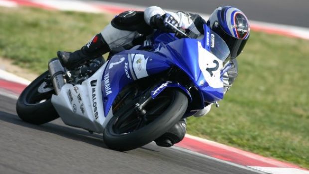 Test: in pista con Yamaha R125 e R125 Cup 2010 - Motoblog