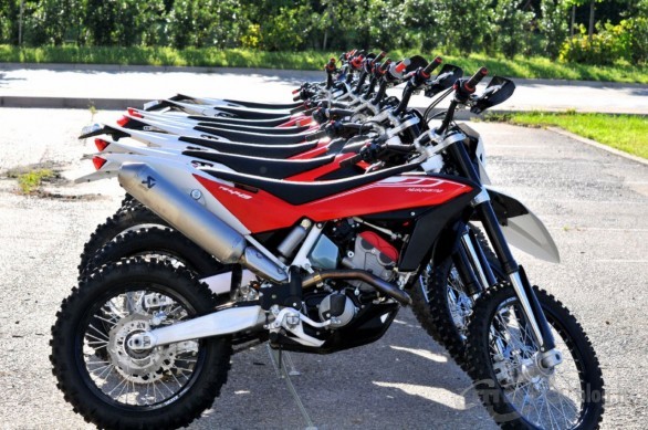 TEST Husqvarna TE310 e TE449 2011 - Motoblog