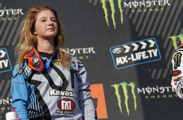 Le ragazze Kawasaki sfidano Kiara Fontanesi in Slovenia - Motoblog