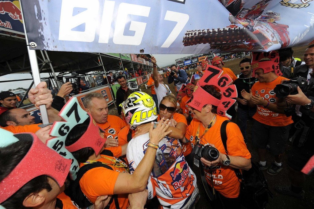 Mondiale Motocross 2013: Tony Cairoli si laurea 7 volte Campione del ... Mondiale Motocross 2013: Tony Cairoli si laurea 7 volte Campione del ...
