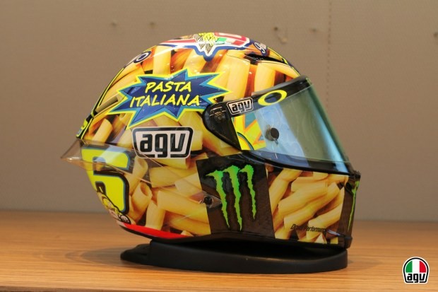 Valentino Rossi: il casco per il Mugello dedicato alla pasta - Motoblog