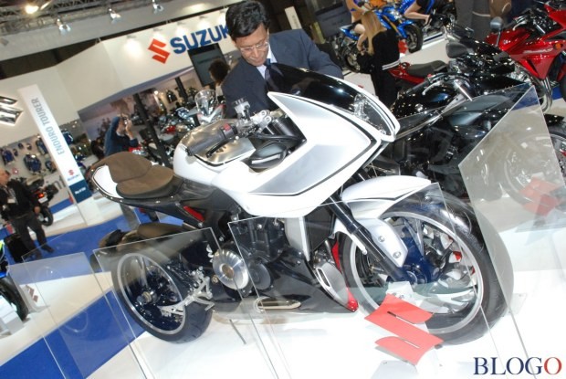 Suzuki Recursion Concept turbo all'EICMA 2014 di Milano - Motoblog