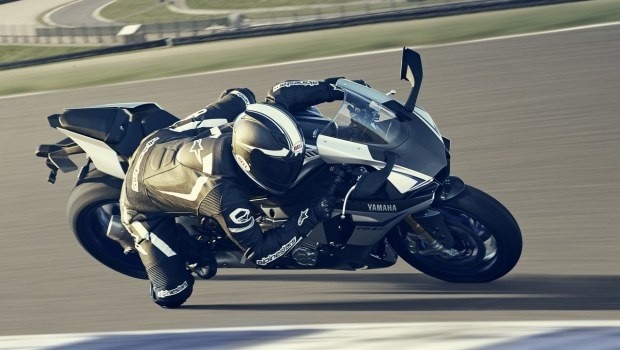 Yamaha YZF-R1M 2015: nuovi video ufficiali - Motoblog
