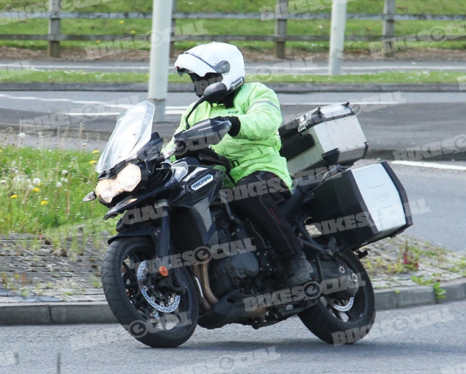 Triumph Explorer 2016 - Foto Spia - Motoblog