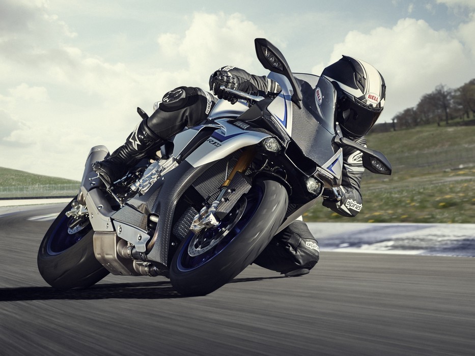 Yamaha YZF-R1M 2016 - Motoblog