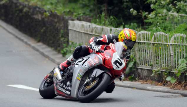 TT 2016: Cameron Donald sulla CBR1000 del team Wilson Craig Racing ...