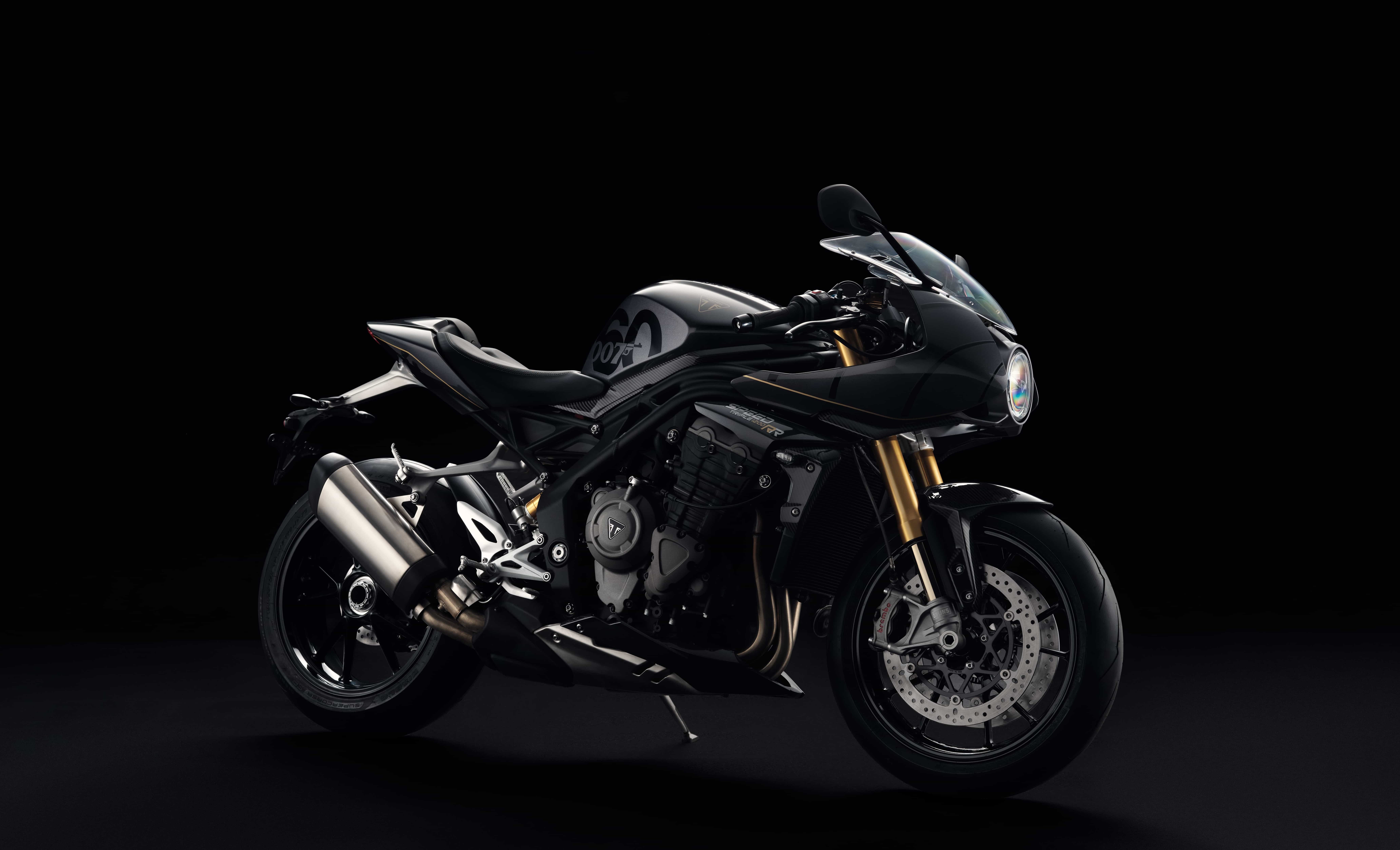 Triumph Speed Triple 1200 RR Bond Edition: in serie limitatissima ...