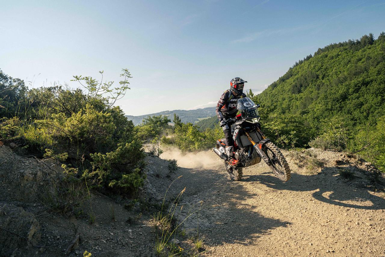 Aprilia Tuareg: completati i primi test del prototipo per i raid ... Aprilia Tuareg: completati i primi test del prototipo per i raid ...