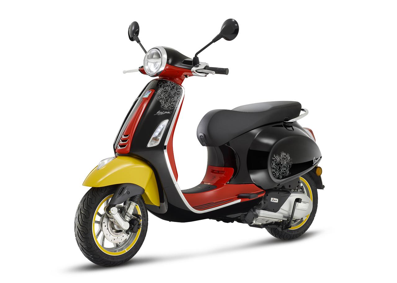 Vespa Primavera: svelata la Mickey Mouse Edition per i 100 anni di Disney [FOTO] - Motoblog