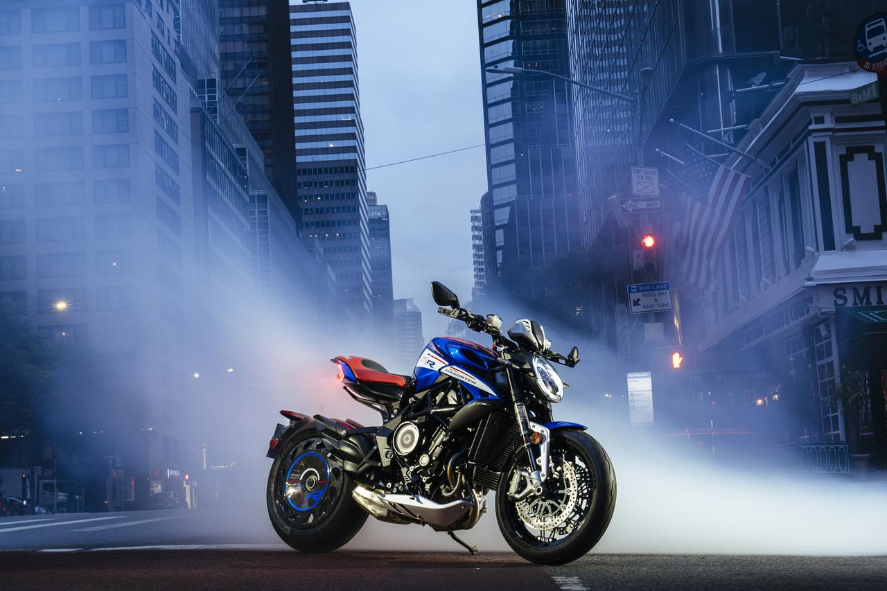 MV Agusta Dragster RR SCS America: debutta la nuova speciale moto in ...