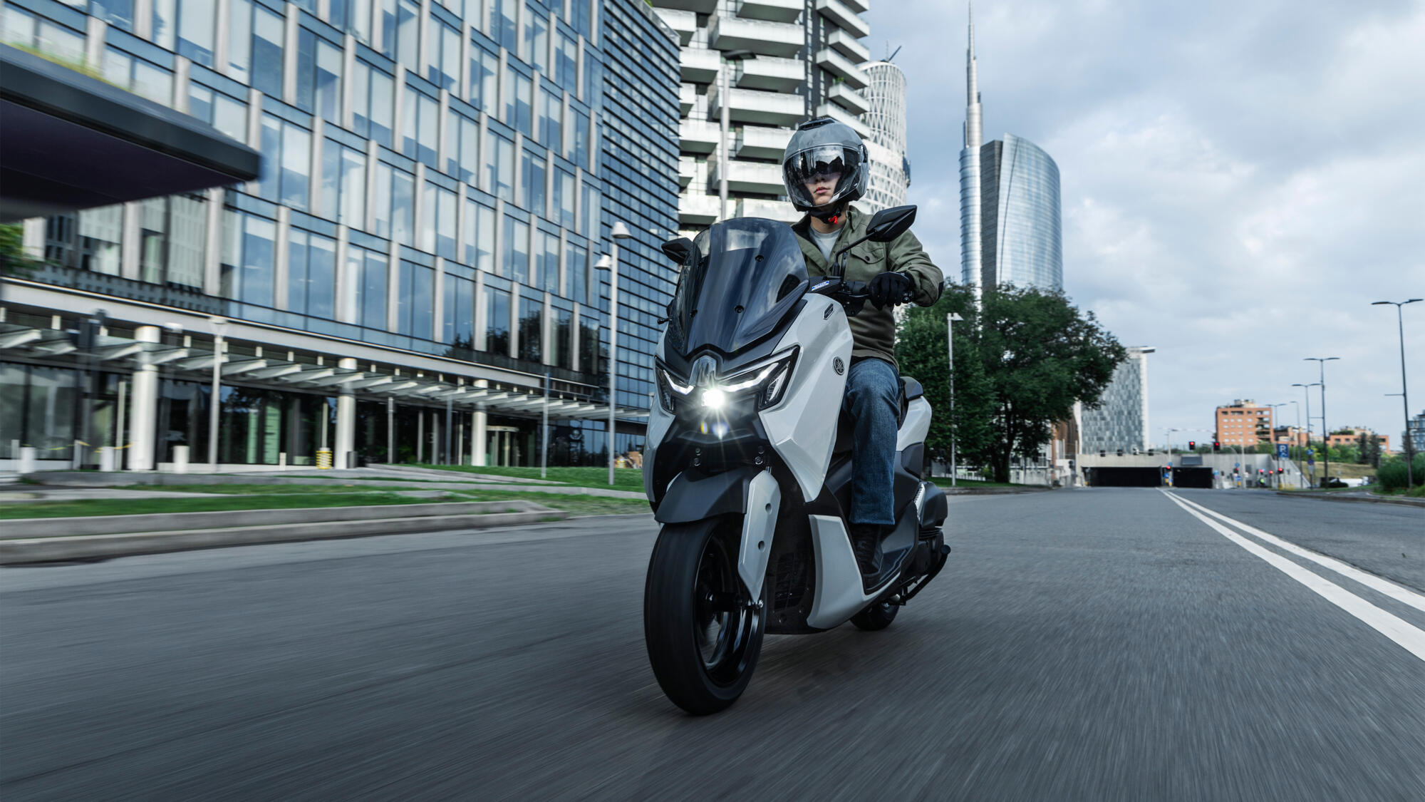 Yamaha NMAX 125 e NMAX 125 Tech Max 2025 ad Eicma 2024 - Motoblog