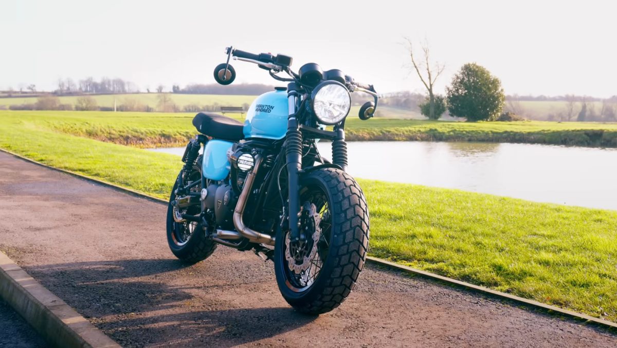 Dal garage all’Olimpo: la Triumph T120 di Joe Wicks è pura magia [VIDEO]