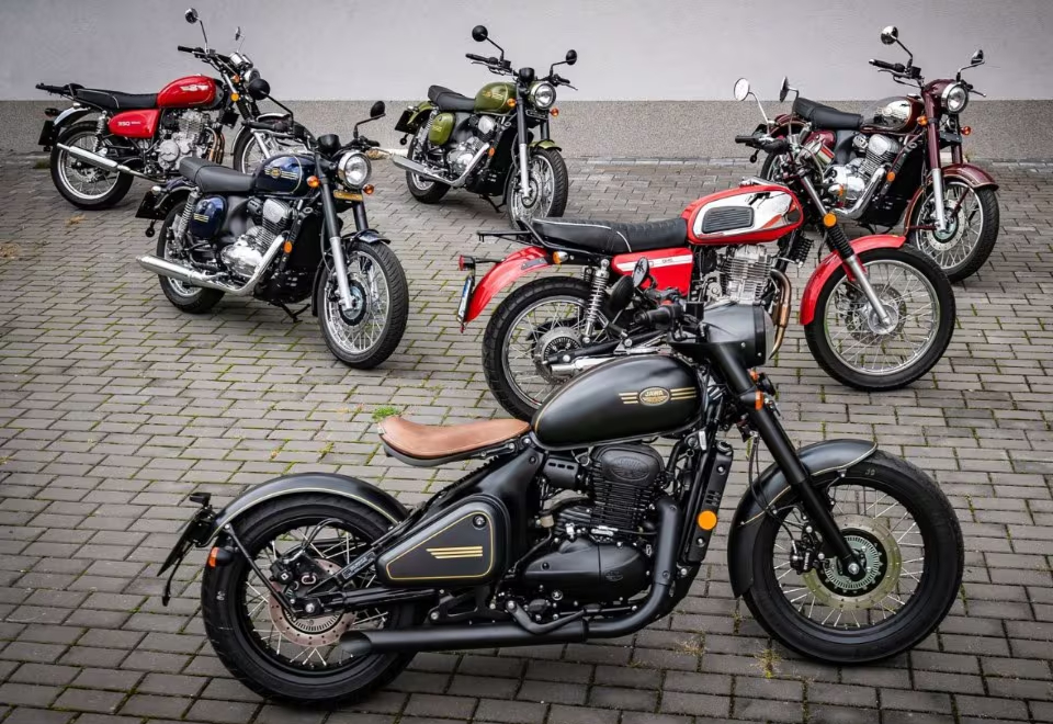 Jawa: 400 Geeny e Gamma Completa a Motodays 2025