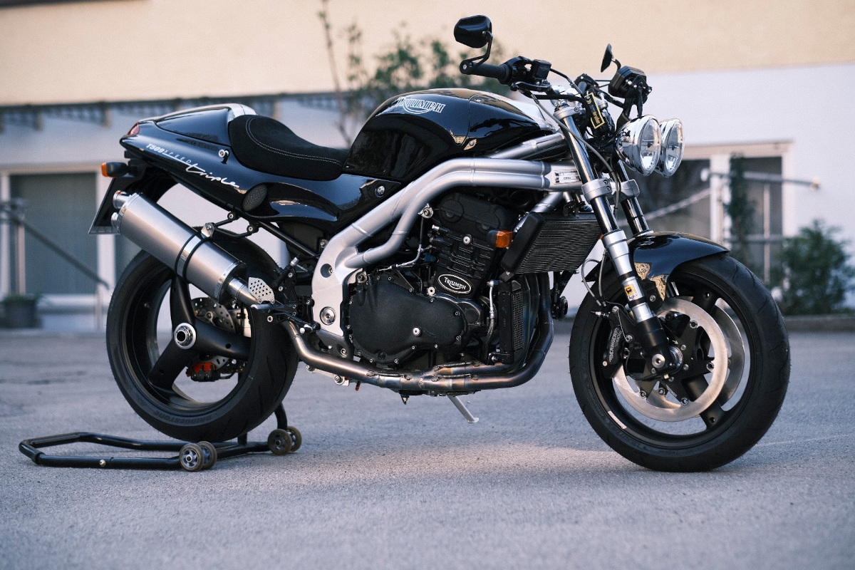 Triumph Speed Triple T509 Mk5: il restomod di eccellenza