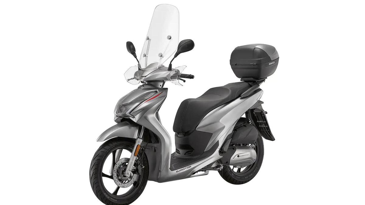 QJ SQ200: Il nuovo scooter che ridefinisce il segmento urbano